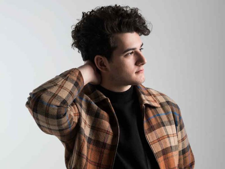 Gjon’s Tears presenta Tout l‘univers, la canción con la Suiza irá a ...